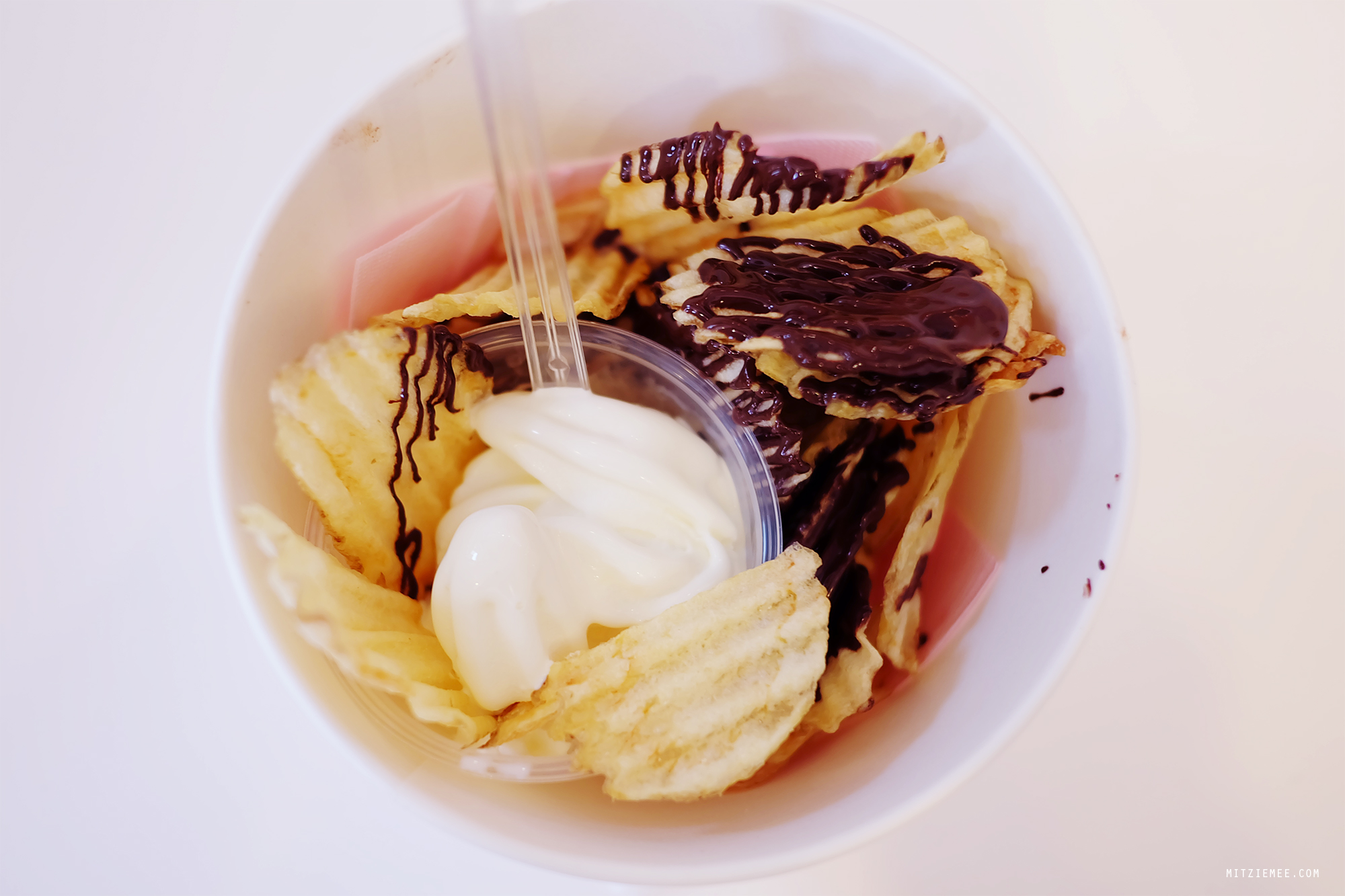 Calbee Plus - Chips med chokolade og softice - Tokyo Blog - Mitzie Mee