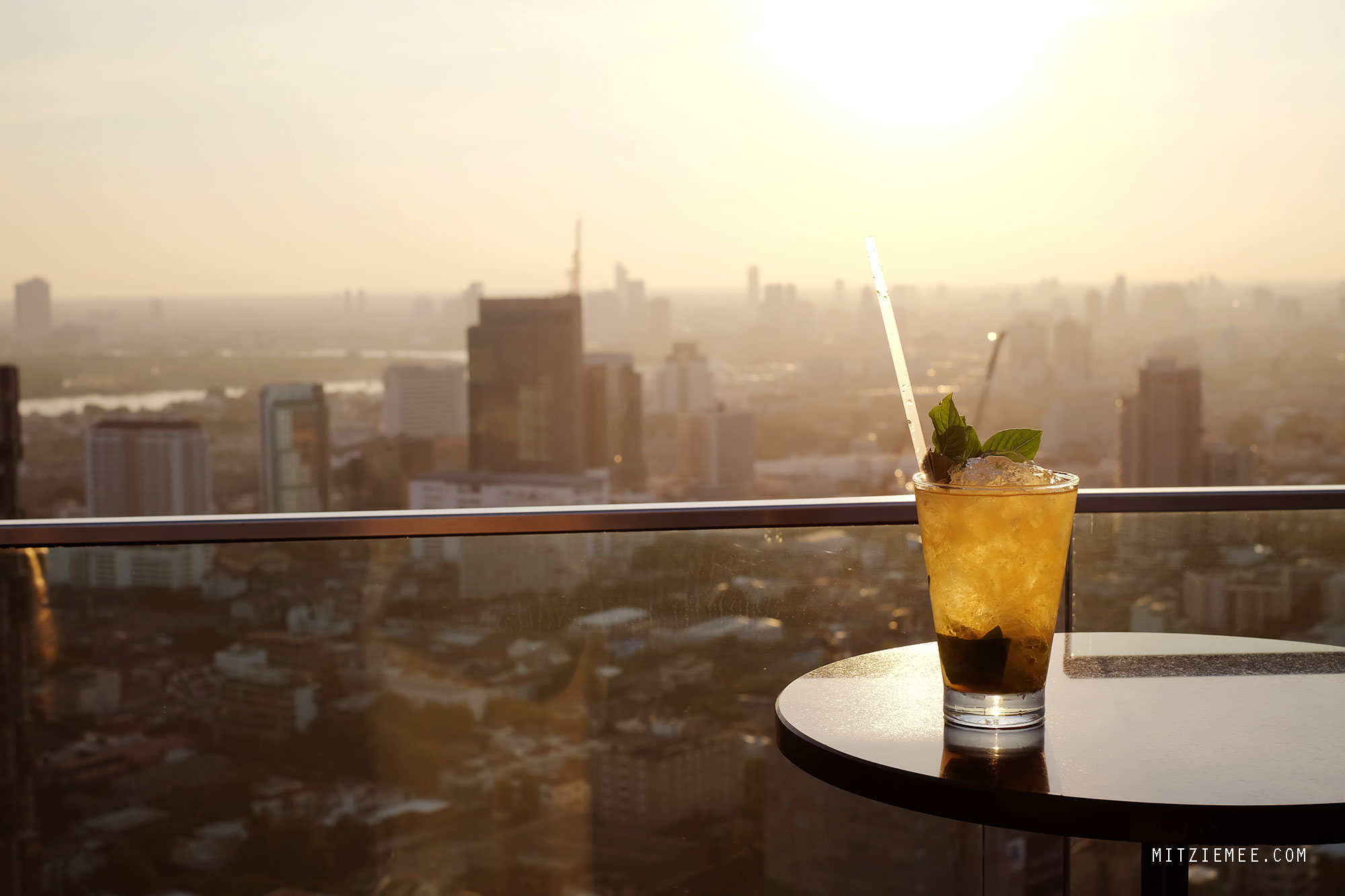 Octave - Rooftop Bar - Bangkok Guide - Dansk | Mitzie Mee