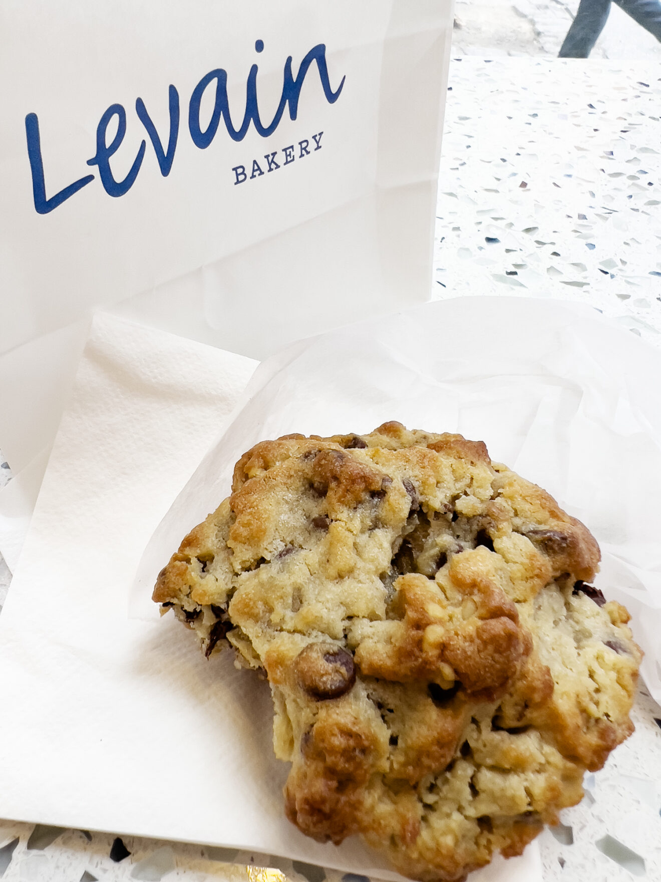 Levain og de berømte Chocolate Chip Walnut Cookies - New York Blog